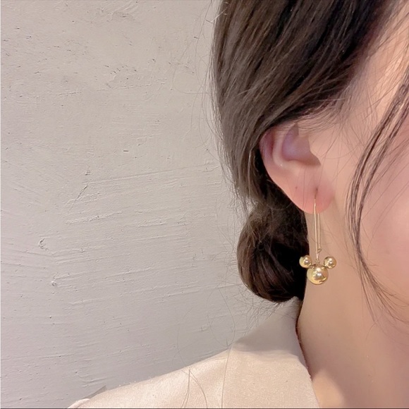 Disney | Jewelry | Mickey Mouse Dangle Gold Minimalist Minnie Disney ...